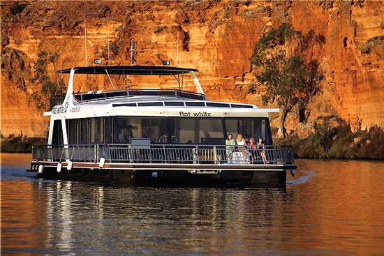 Houseboats South Australia | White Houseboats | Luxury in SA